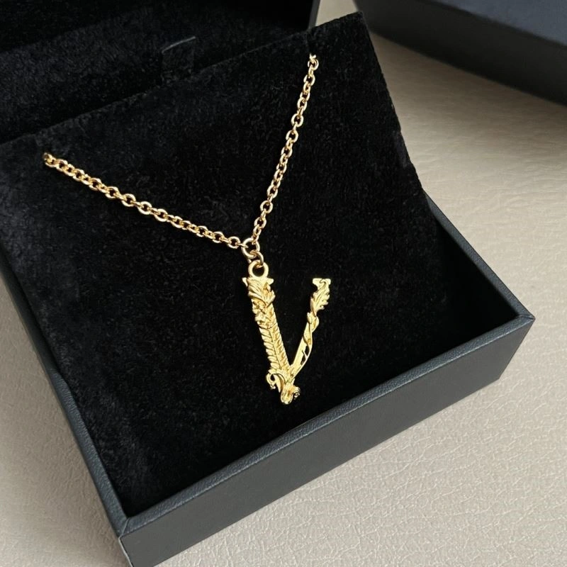 Low-cost Versace Necklaces