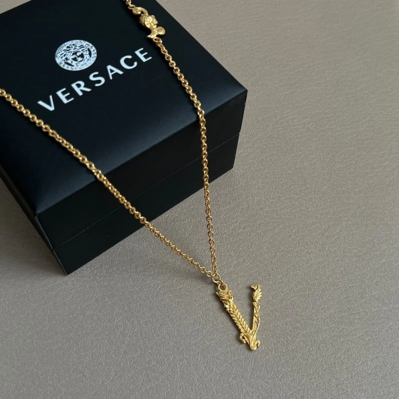 Low-cost Versace Necklaces