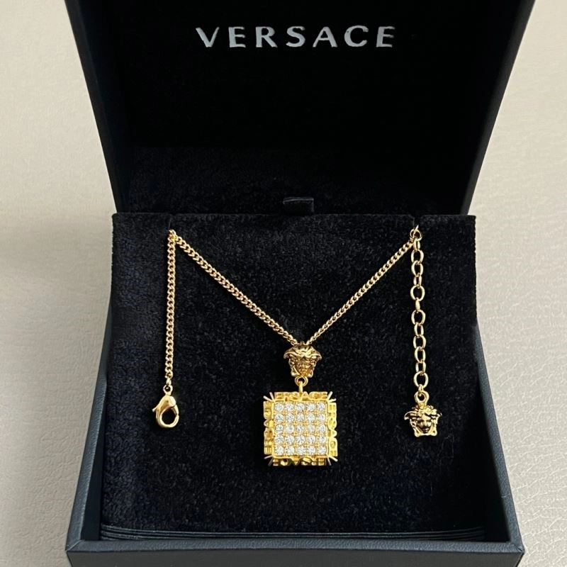 High fidelity Versace Necklaces
