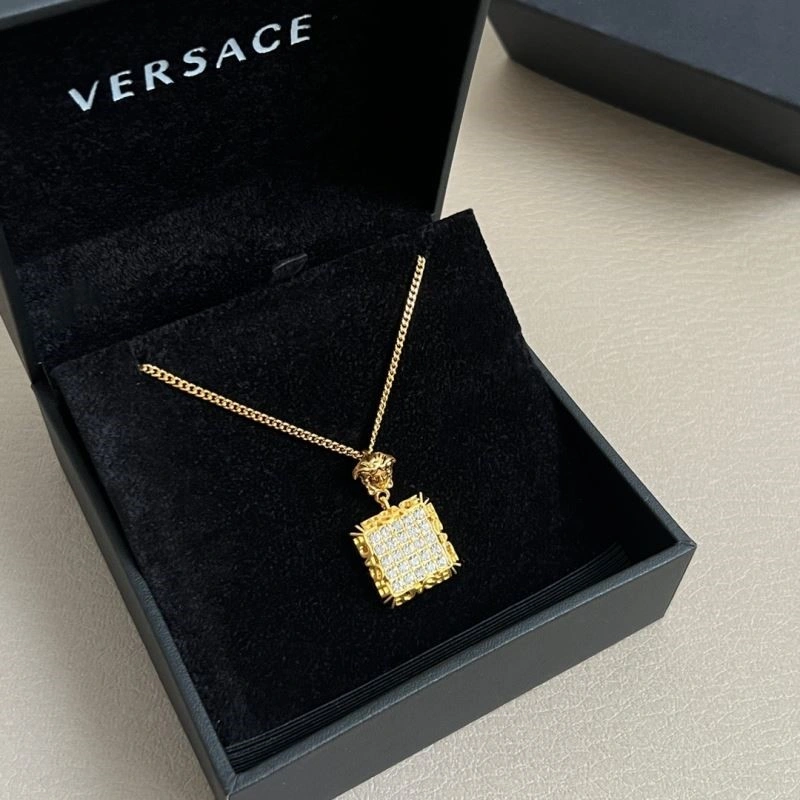 High fidelity Versace Necklaces