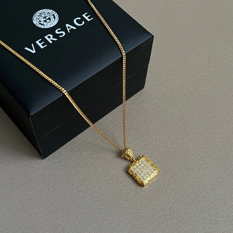 High fidelity Versace Necklaces