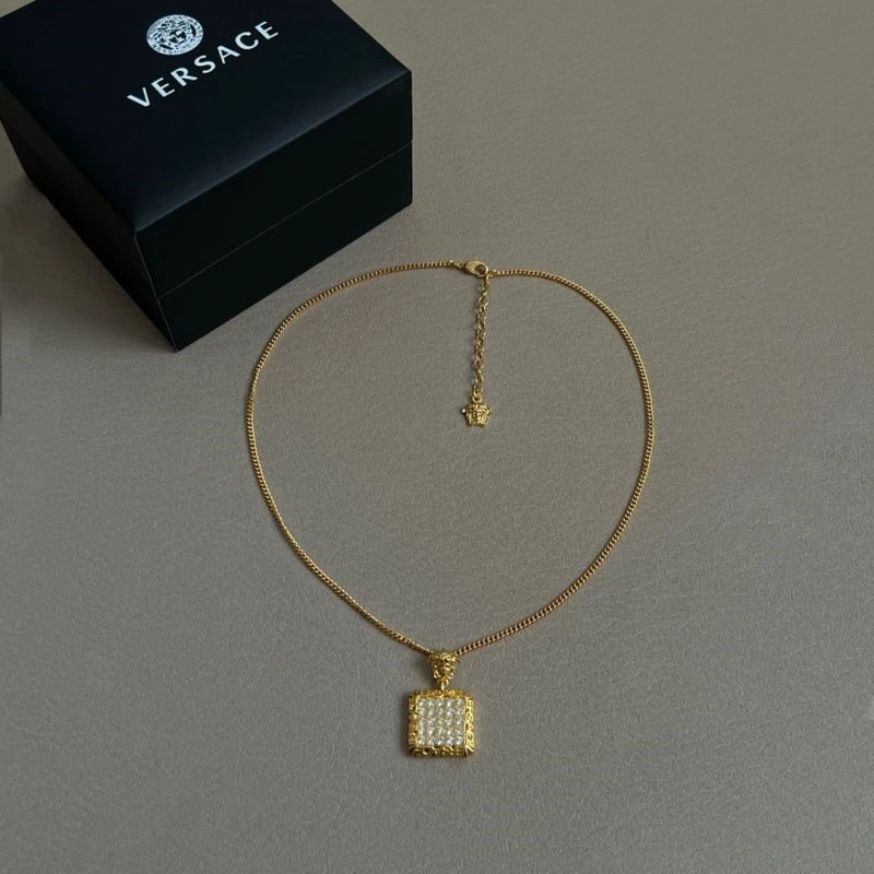 High fidelity Versace Necklaces