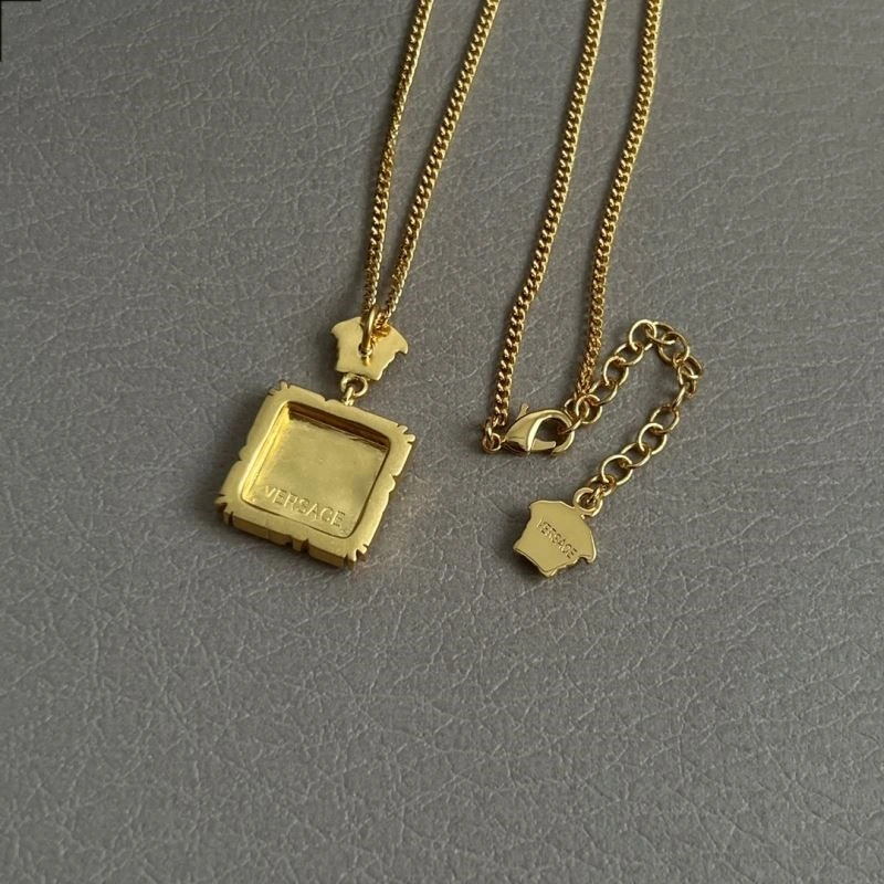 High fidelity Versace Necklaces