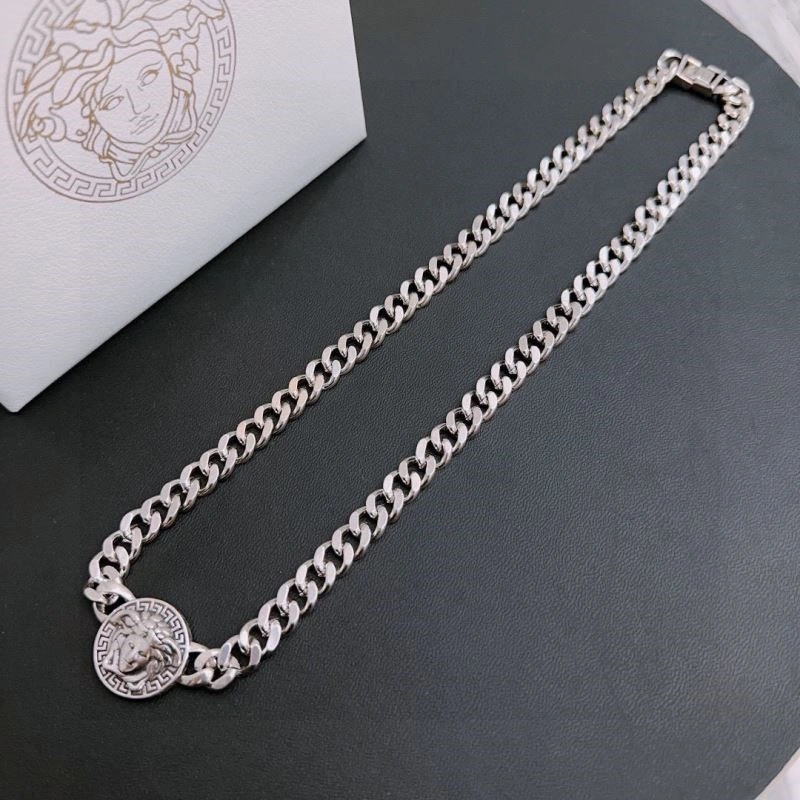 Top mirror Versace Necklaces
