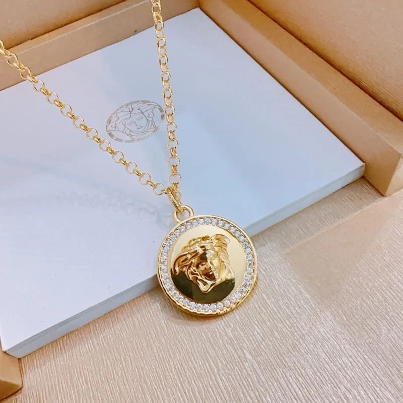 Top mirror Versace Necklaces
