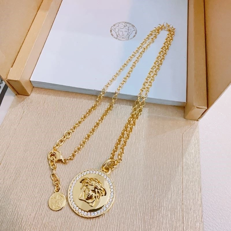 Top mirror Versace Necklaces