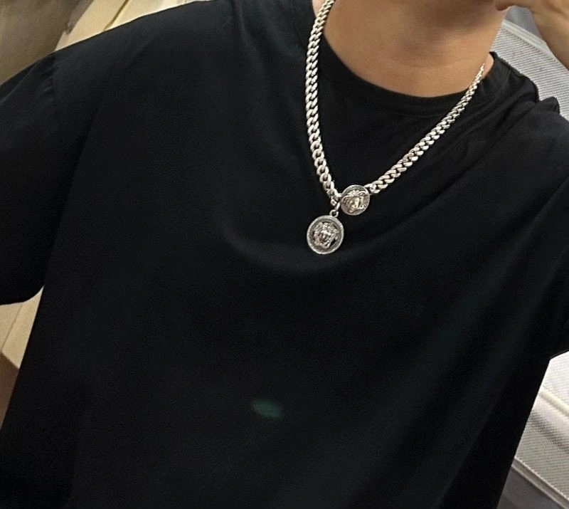 Brand-authenticated Versace Necklaces