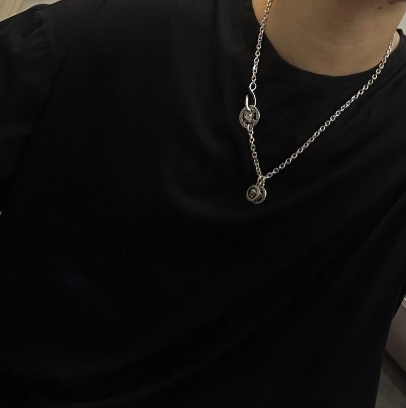 Brand-authenticated Versace Necklaces