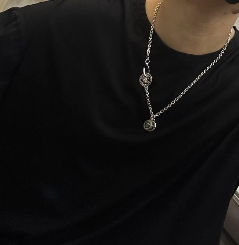Brand-authenticated Versace Necklaces