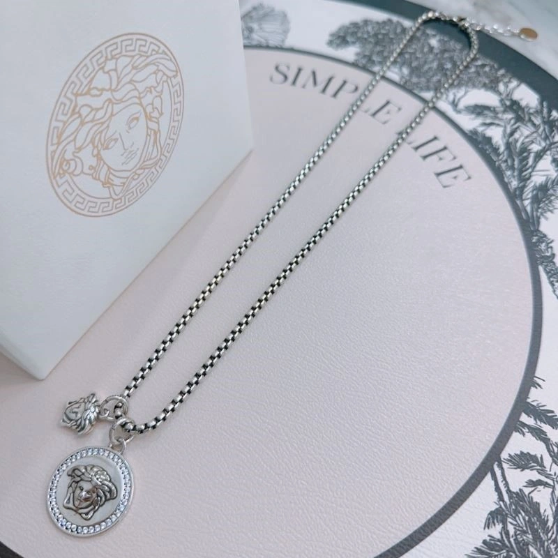 Exact replica Versace Necklaces