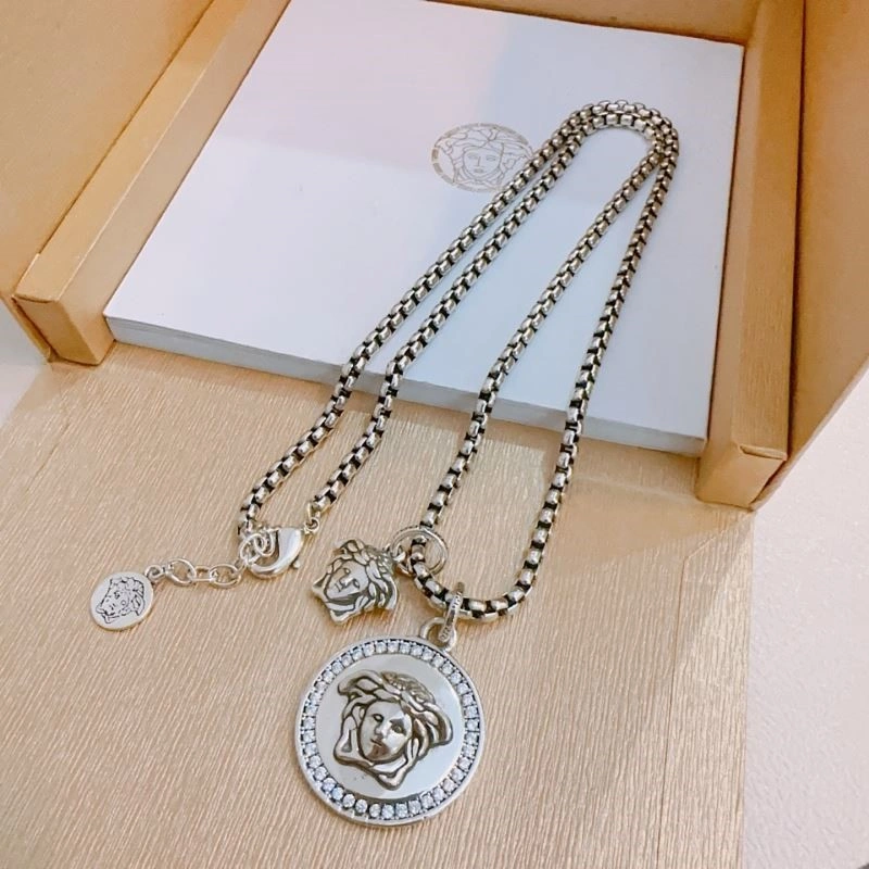 Exact replica Versace Necklaces