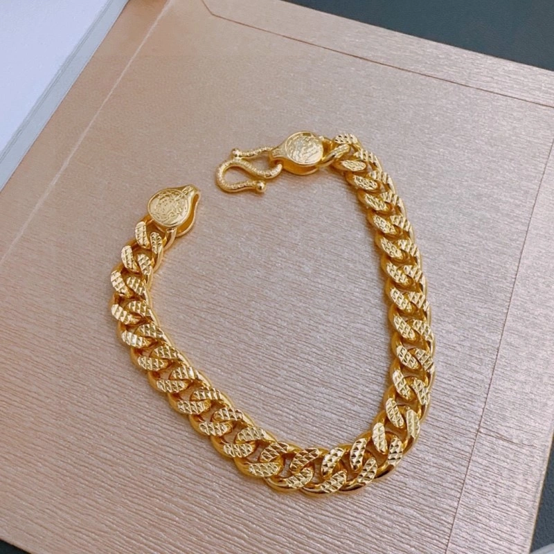 Economical Versace Necklaces