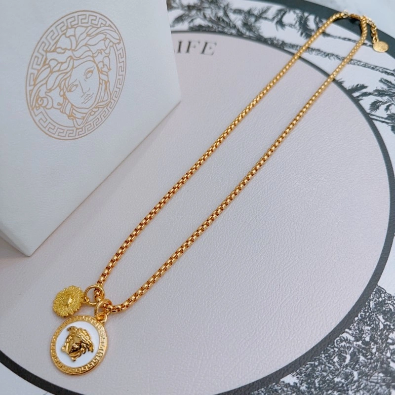 Top mirror Versace Necklaces