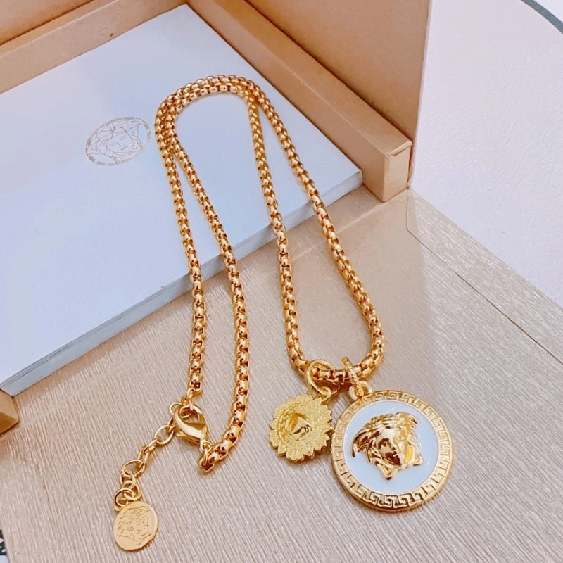 Top mirror Versace Necklaces