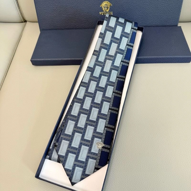 Top mirror Versace Neckties