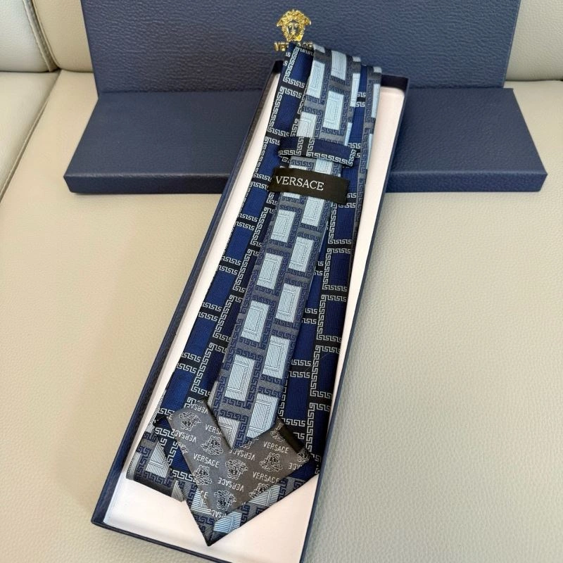 Top mirror Versace Neckties