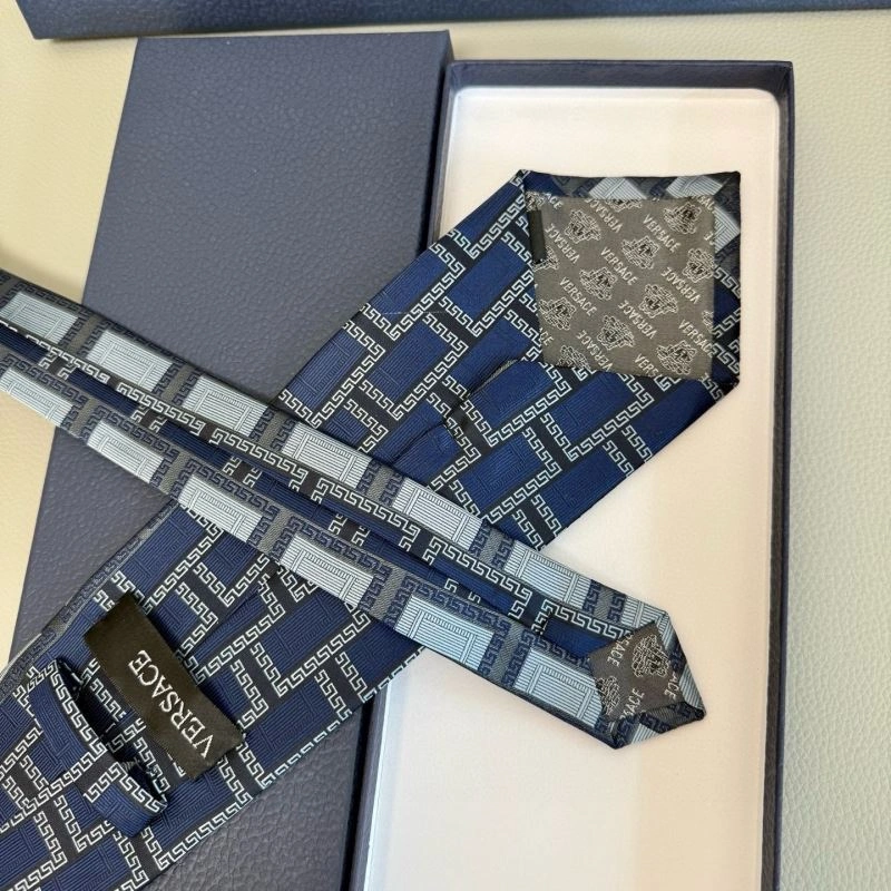 Top mirror Versace Neckties