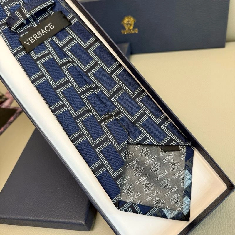 Top mirror Versace Neckties