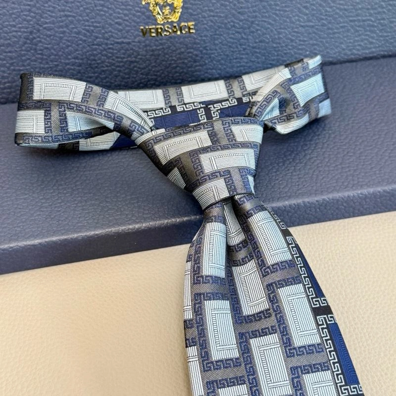 Top mirror Versace Neckties