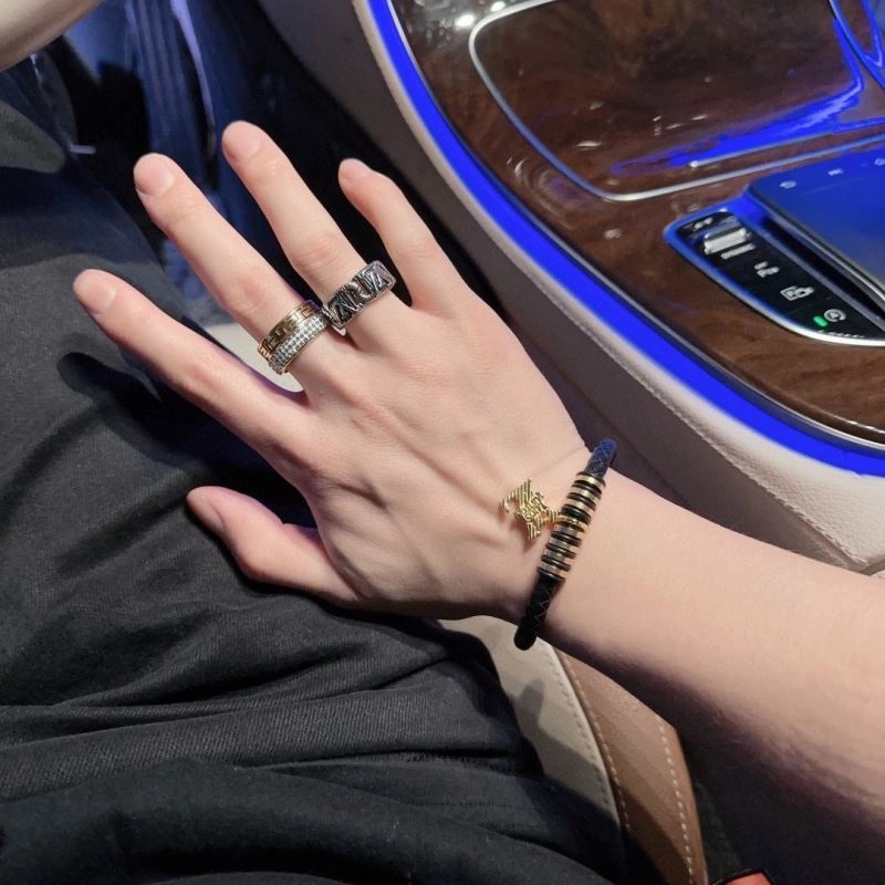 Cut-rate Versace Rings