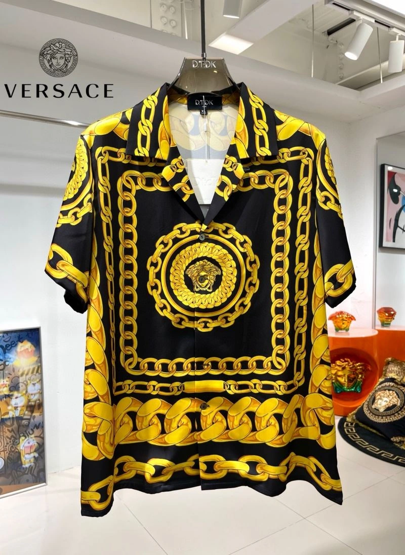Exact replica Versace Short Suits