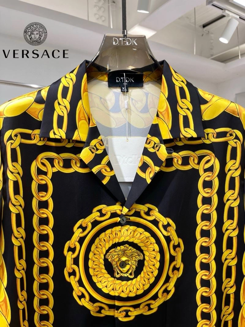 Exact replica Versace Short Suits
