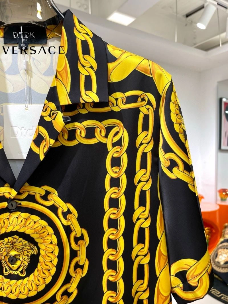 Exact replica Versace Short Suits