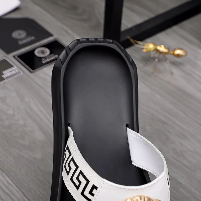 Economical Versace Slippers