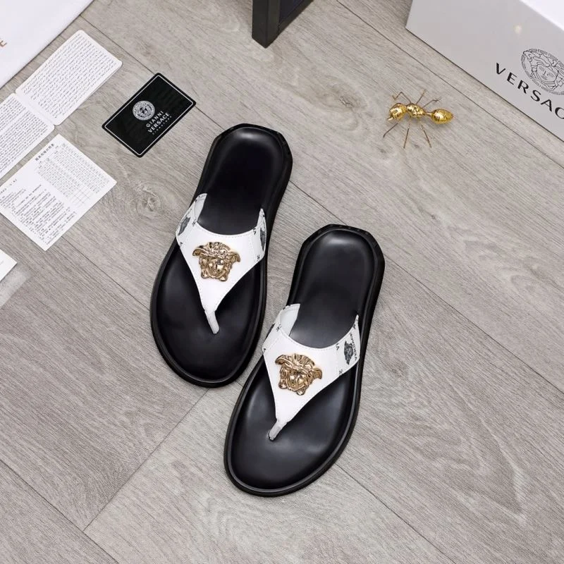 Top mirror Versace Slippers