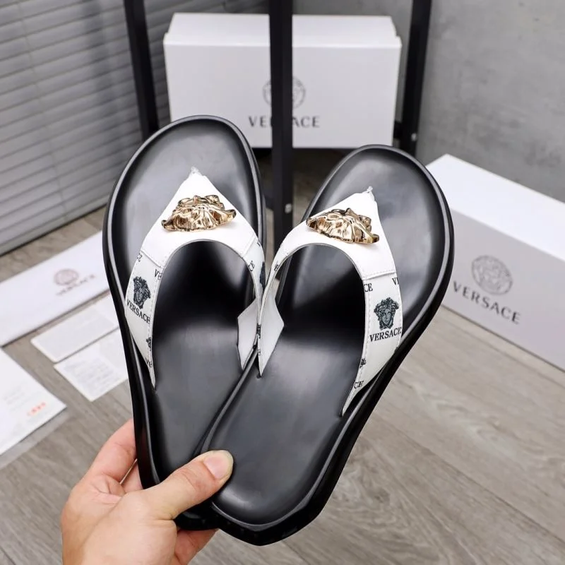 Top mirror Versace Slippers