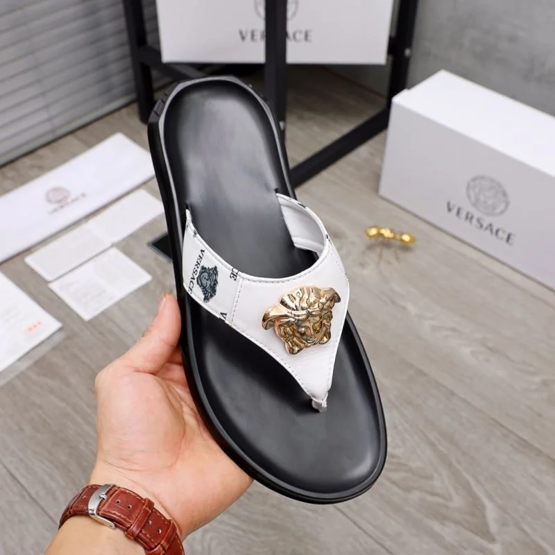 Top mirror Versace Slippers