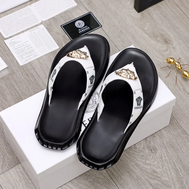 Top mirror Versace Slippers