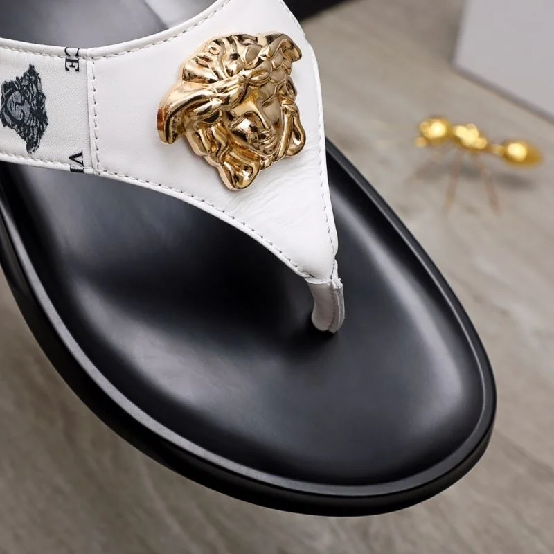 Top mirror Versace Slippers