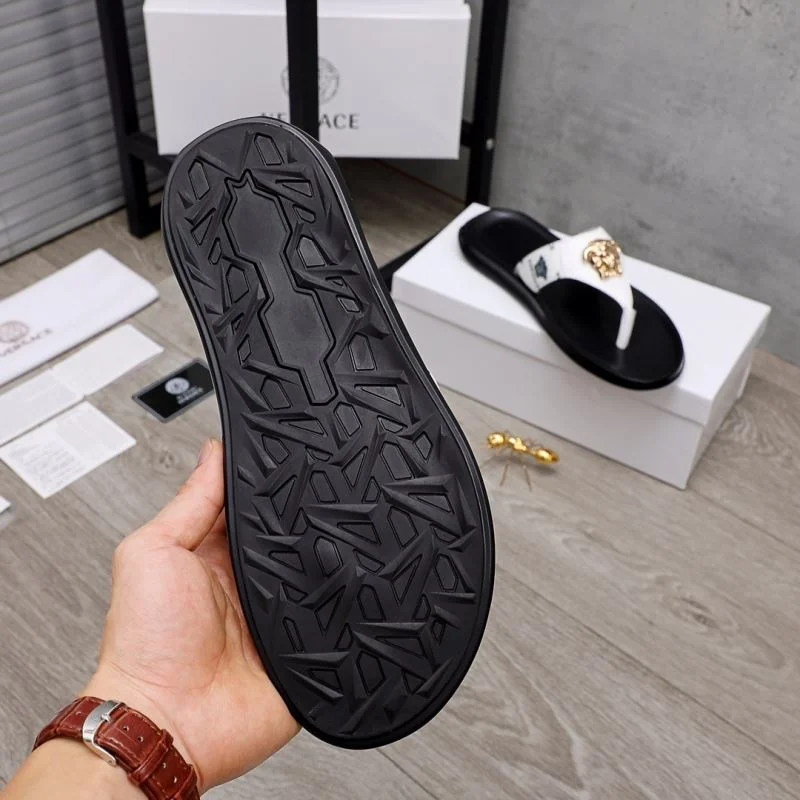 Top mirror Versace Slippers