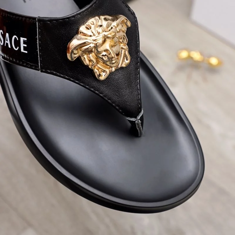 Top mirror Versace Slippers