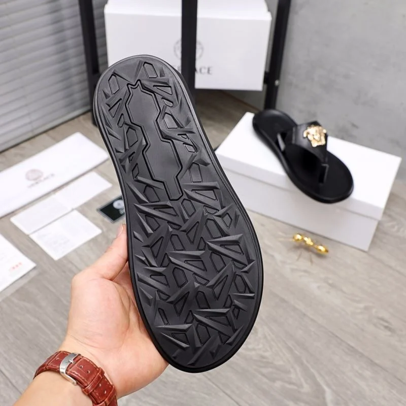 Top mirror Versace Slippers