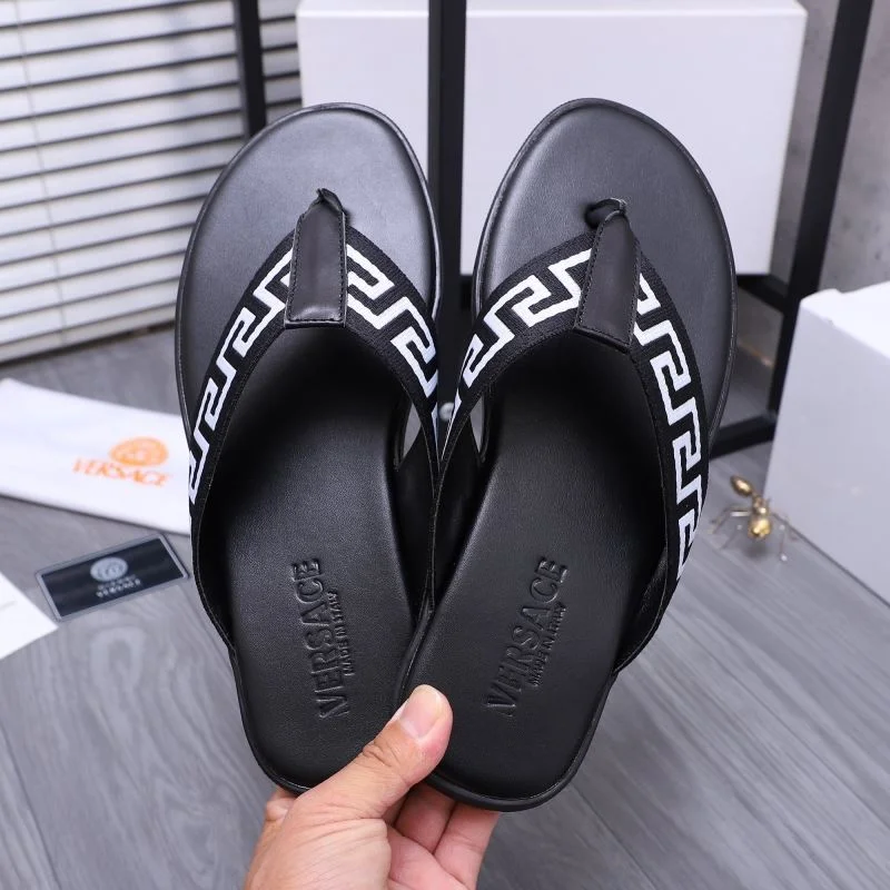 Accurate model Versace Slippers