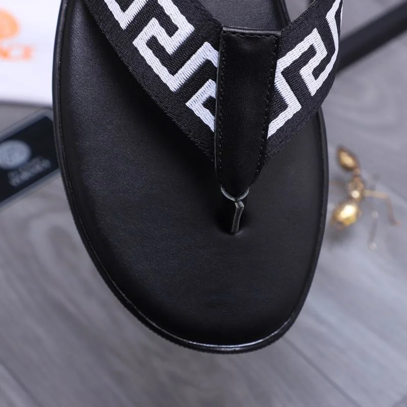 Accurate model Versace Slippers