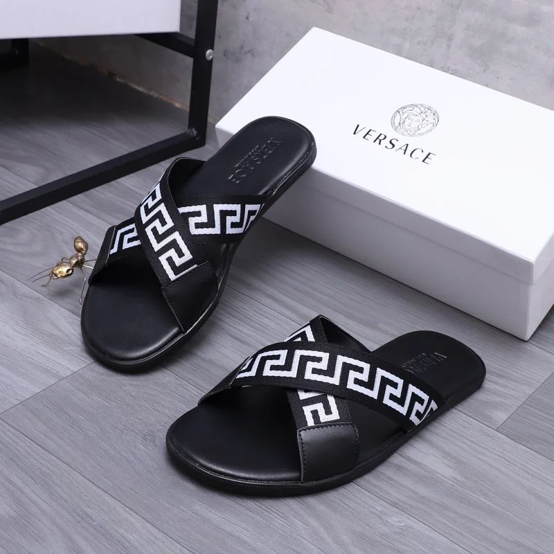 Accurate model Versace Slippers