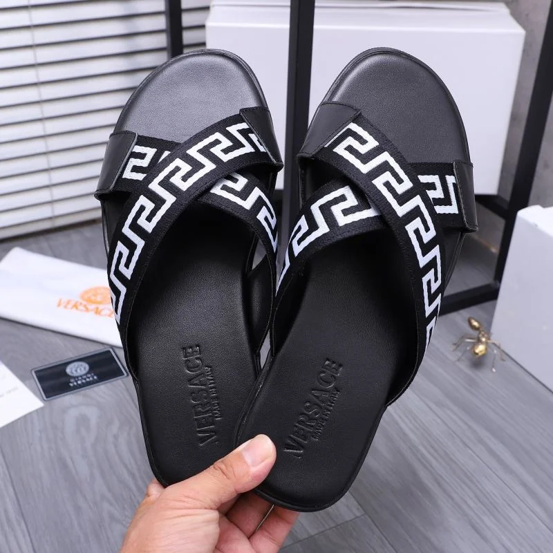 Accurate model Versace Slippers