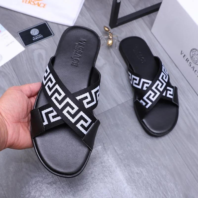 Accurate model Versace Slippers
