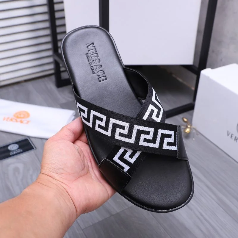 Accurate model Versace Slippers