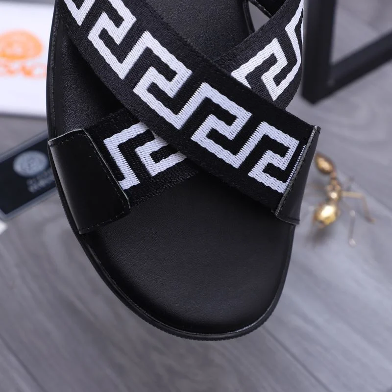 Accurate model Versace Slippers