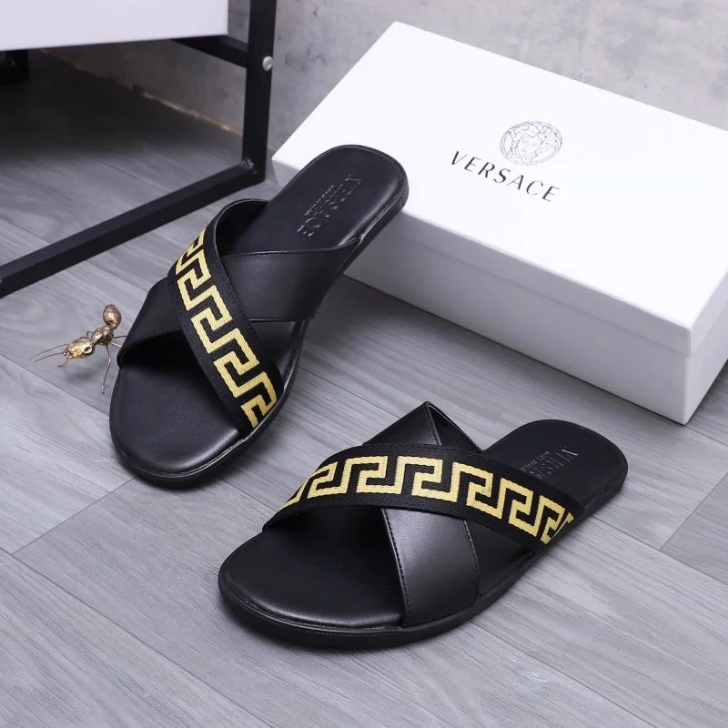 Low-cost Versace Slippers