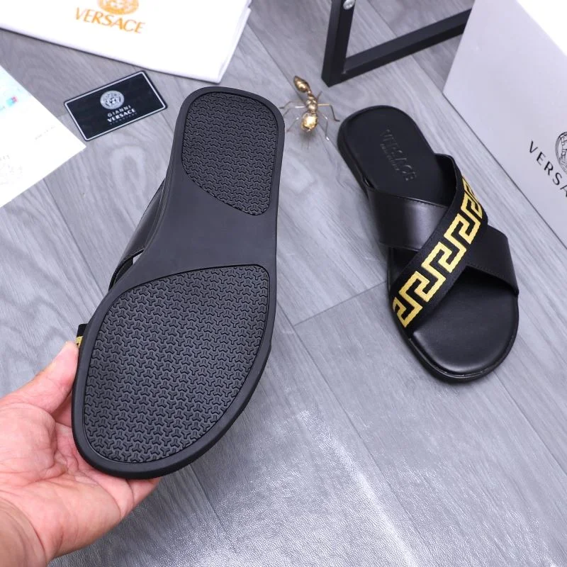 Low-cost Versace Slippers