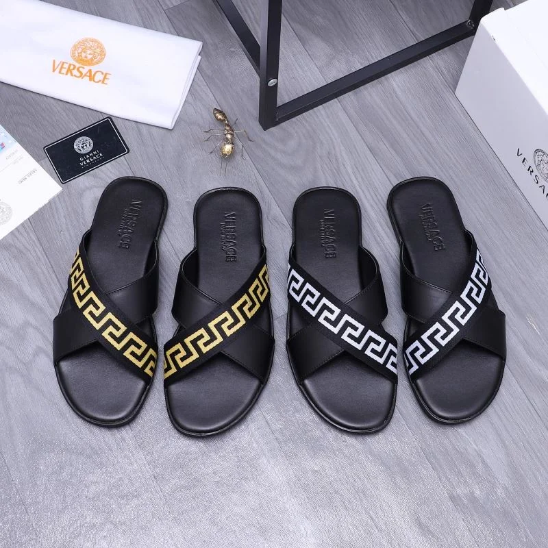 Low-cost Versace Slippers