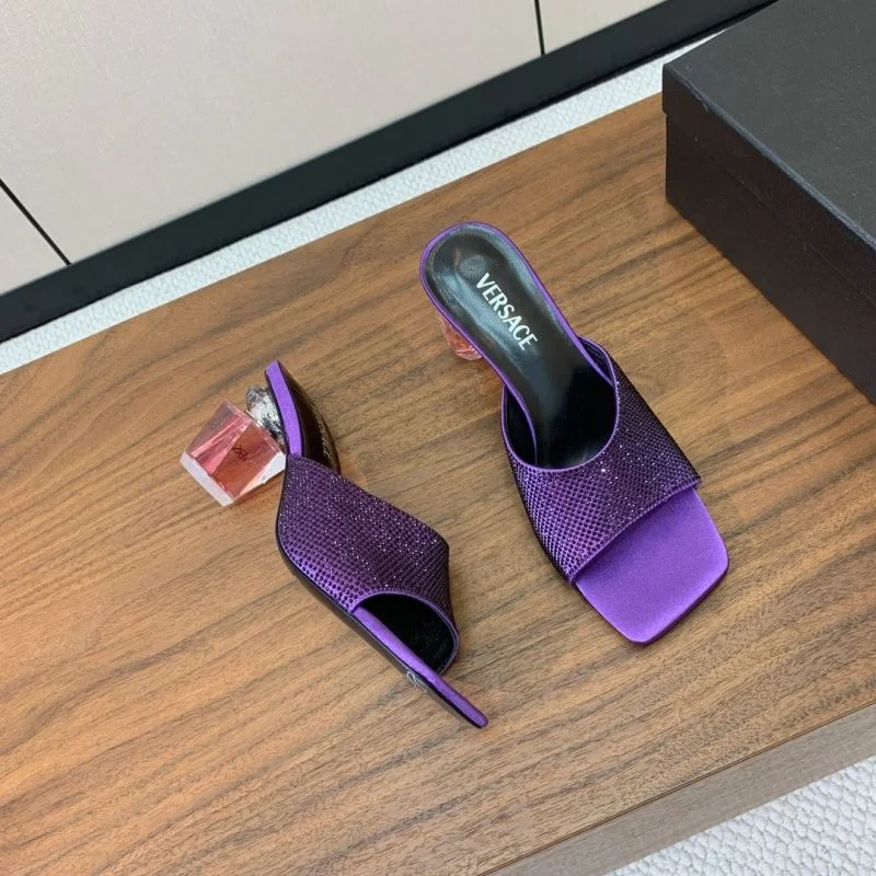 Low-cost Versace Slippers