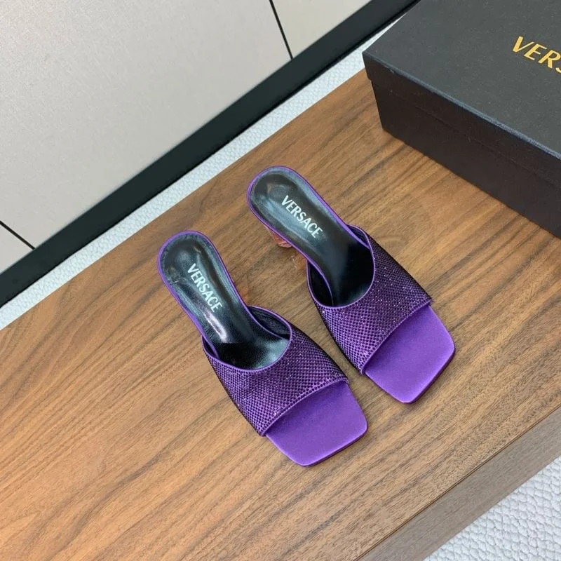 Low-cost Versace Slippers