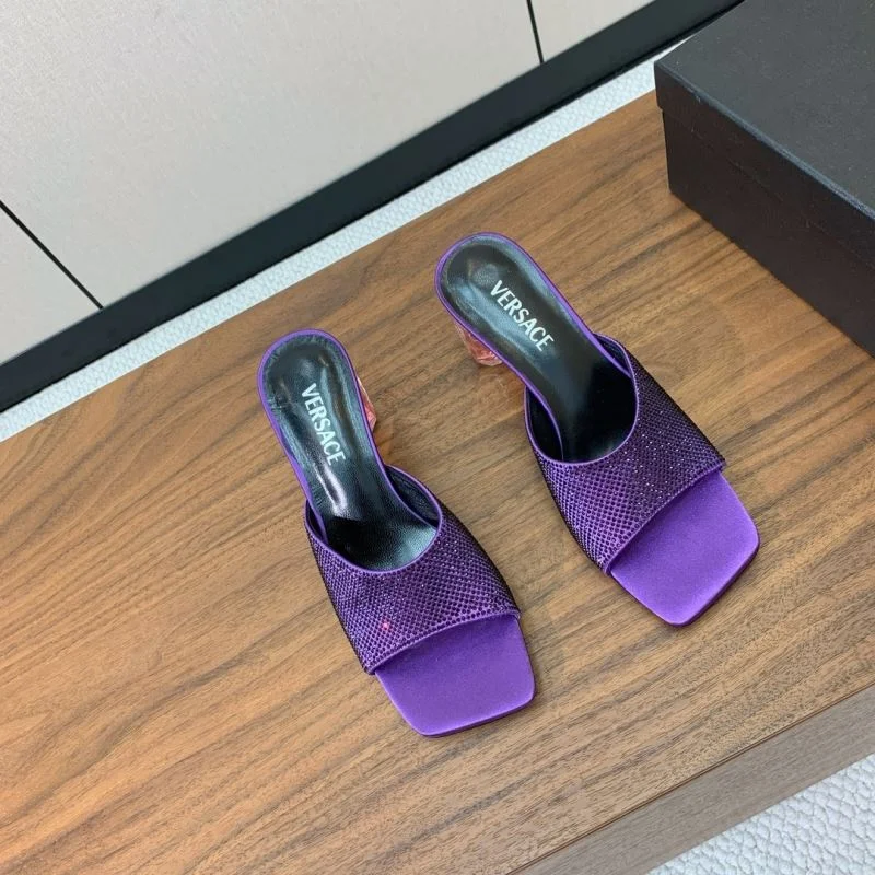 Low-cost Versace Slippers
