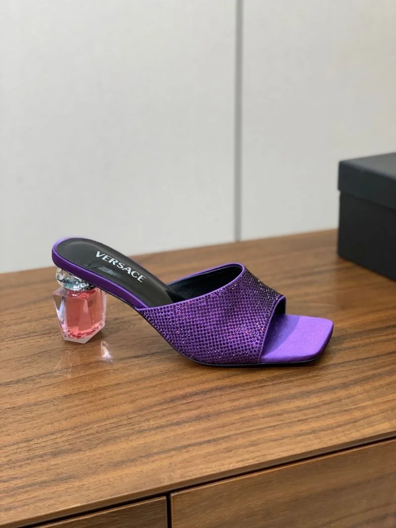 Low-cost Versace Slippers